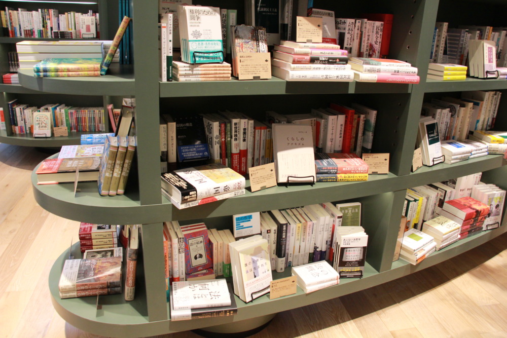 丸善ジュンク堂書店 虎ノ門ヒルズ グラスロックに新業態書店「magma books」を開業 - The Bunka News デジタル